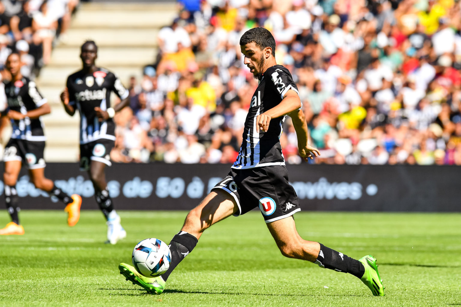 Waniss Taïbi poursuit l'aventure angevine jusqu'en 2025 ! - Angers SCO