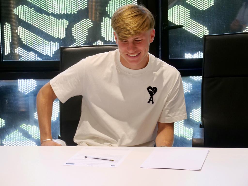 Marius Courcoul signe son premier contrat professionnel - Angers SCO