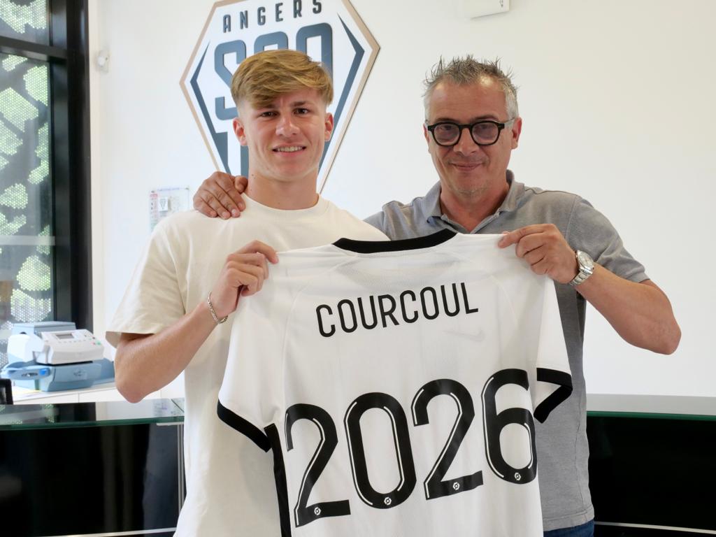 Marius Courcoul signe son premier contrat professionnel - Angers SCO