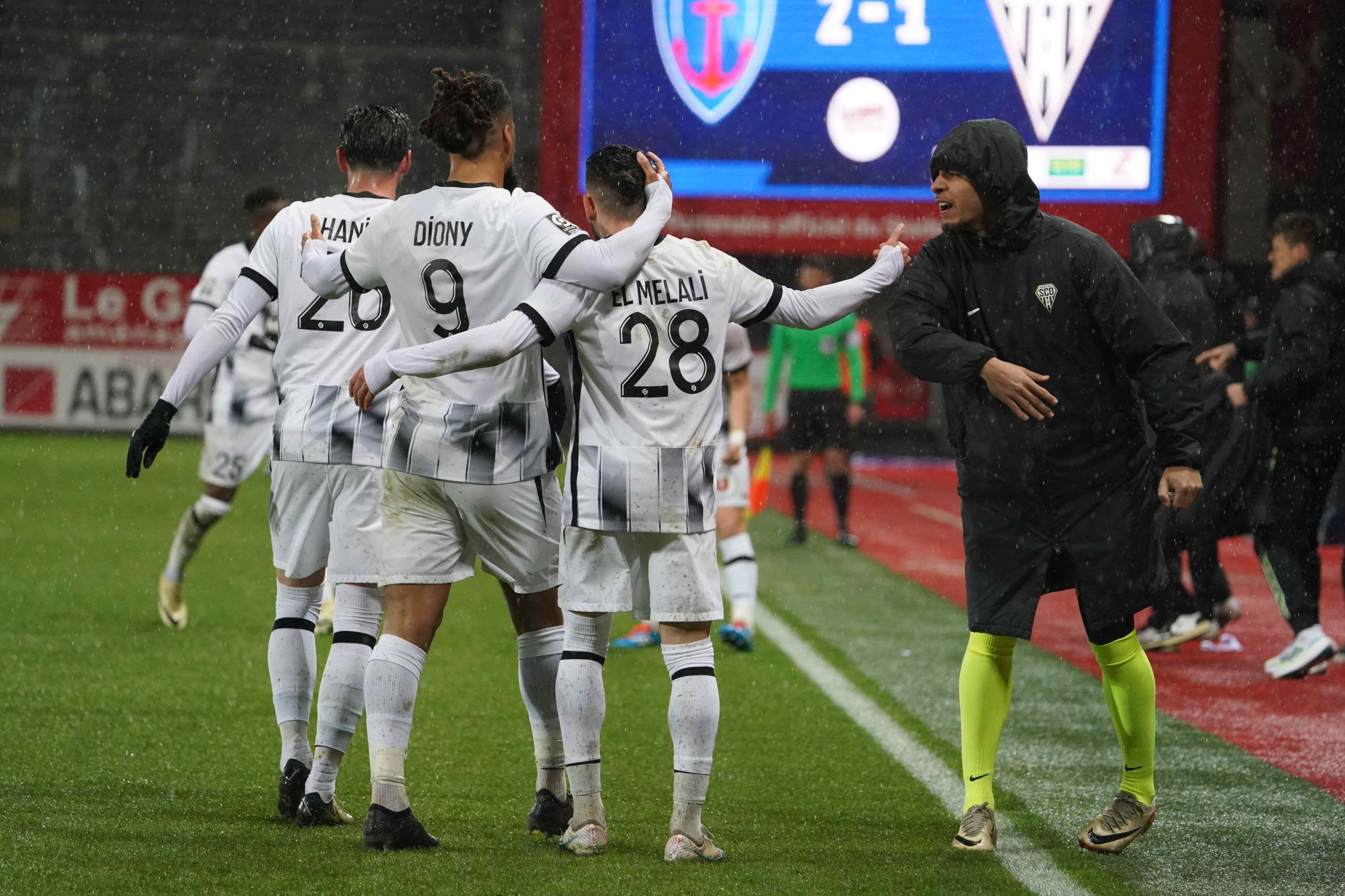 Le match fou face à Concarneau en images ! - Angers SCO