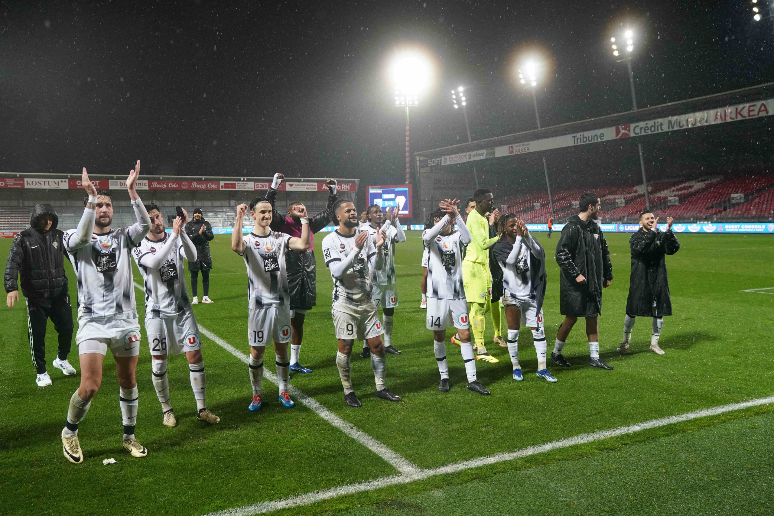 Le match fou face à Concarneau en images ! - Angers SCO